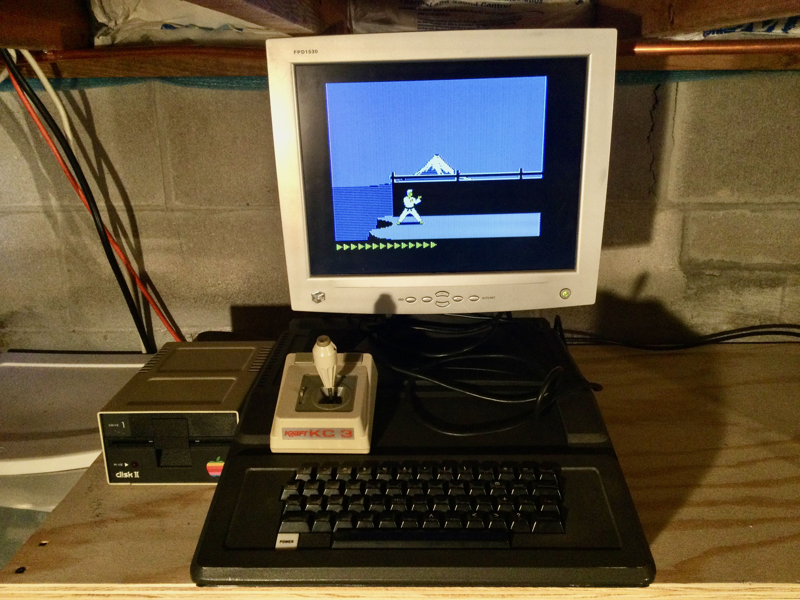 Apple II Plus - Vintage Monitor or Color TV? | TinkerDifferent